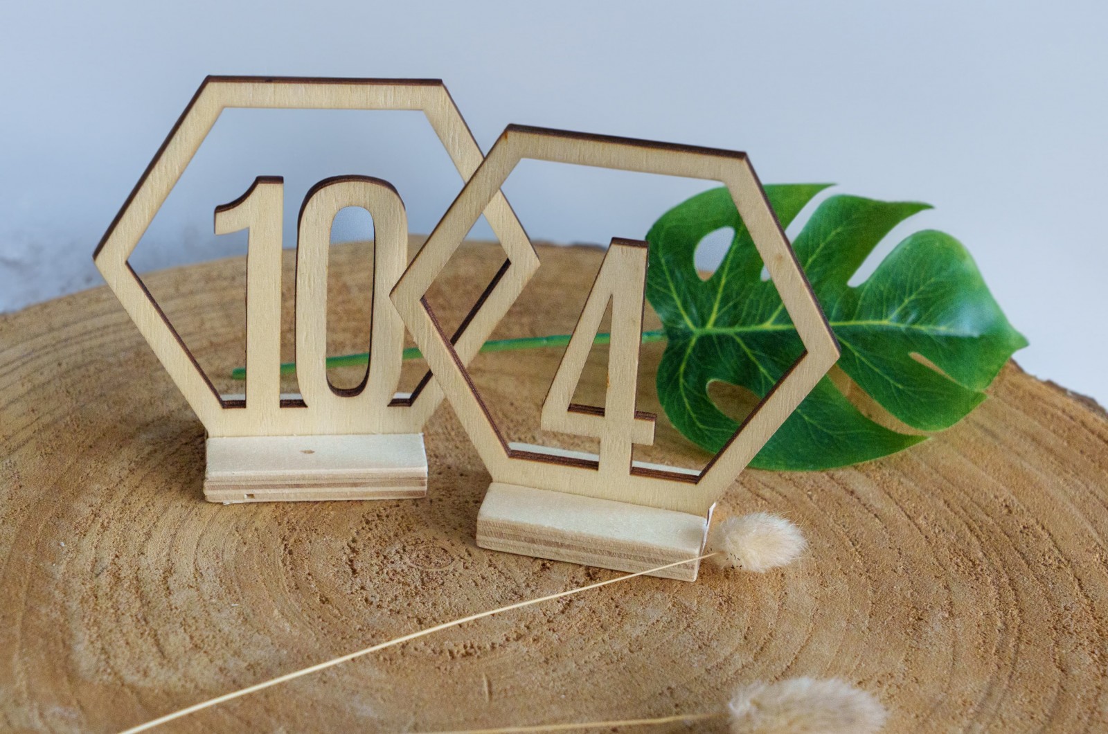 15 chiffres en bois hexagonaux pour table de mariage - Une Jolie Fête